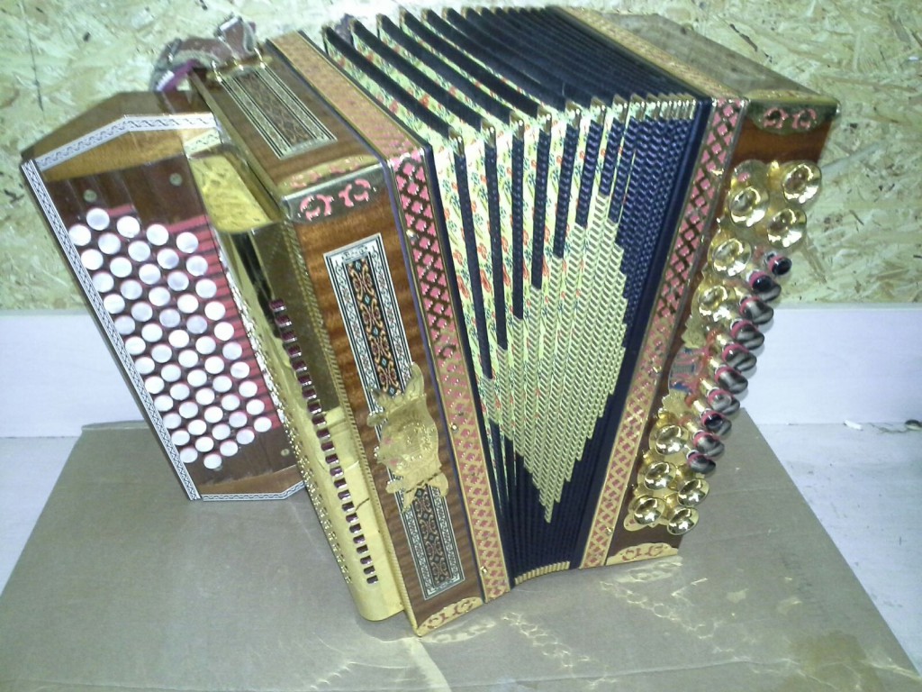 Steirische Harmonika Strasser gebraucht › Harmonikaland